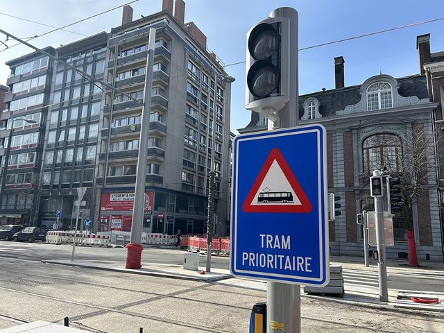 Tram : panneau de signalisation | Mobility in Liège